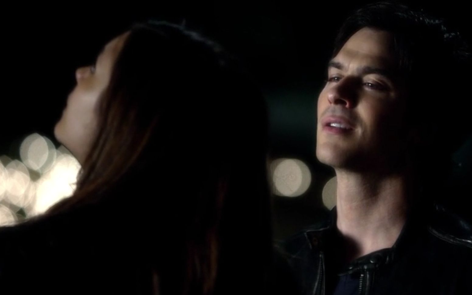 【吸血鬼日记】达蒙埃琳娜雨中kiss,超感动!~