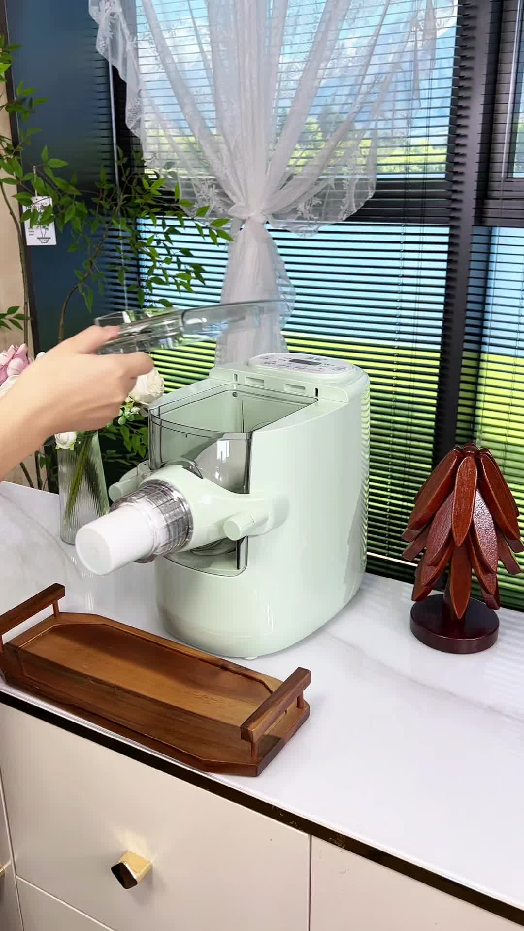 #家用面条机 全自动面条机家用压面机、和面机、压出来的面条劲道和...