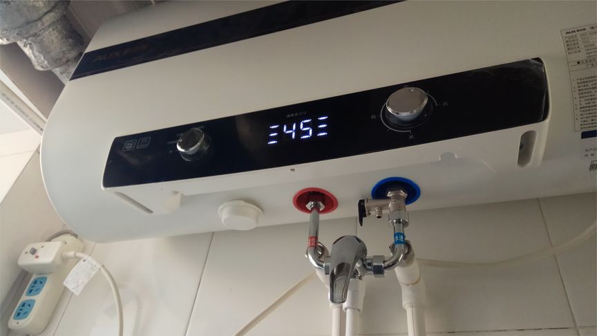 储水式电热水器安装方法