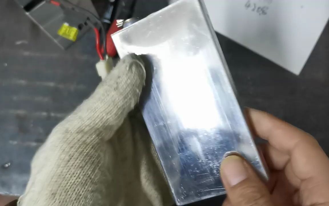 我把电动车锂电池拆了!这电芯都鼓包了!有经验的朋友来交流交流