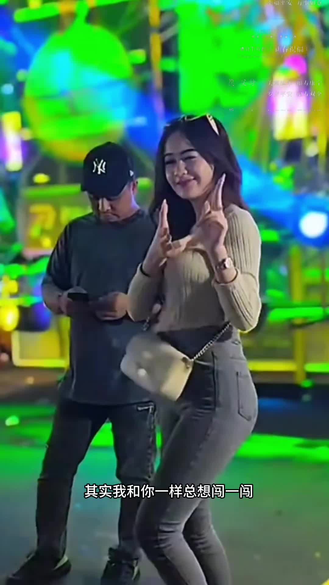 #老歌回顾 #百听不厌的一首歌 #舞台演出现场 #动感十足 #嗨翻全场