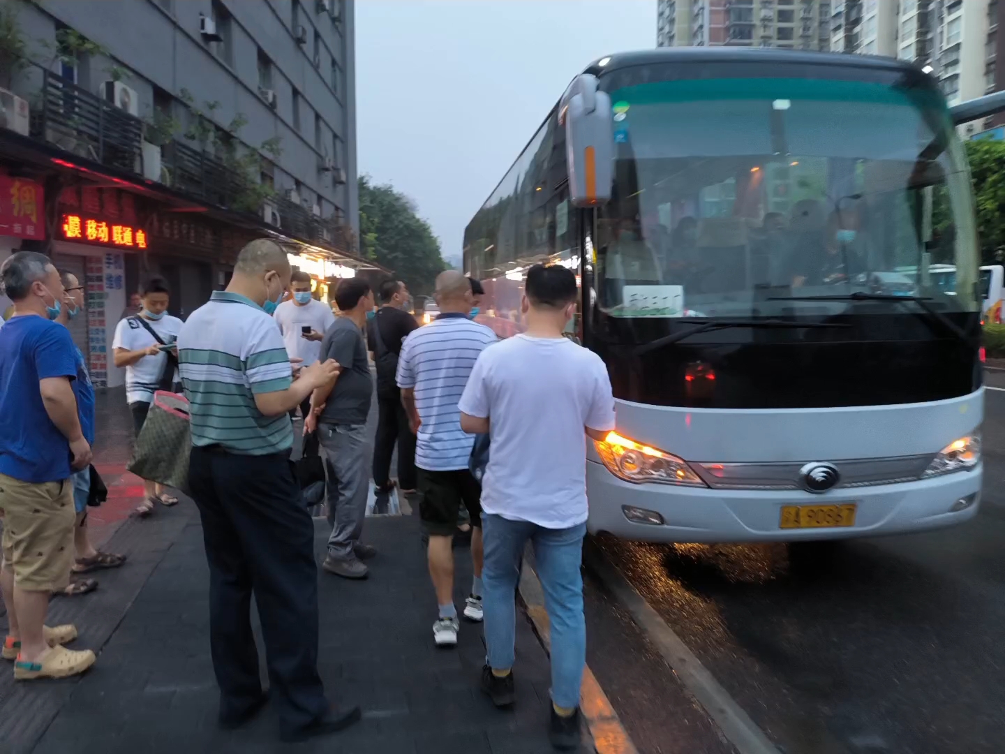 机械毕业生工厂顶岗实习的一天
