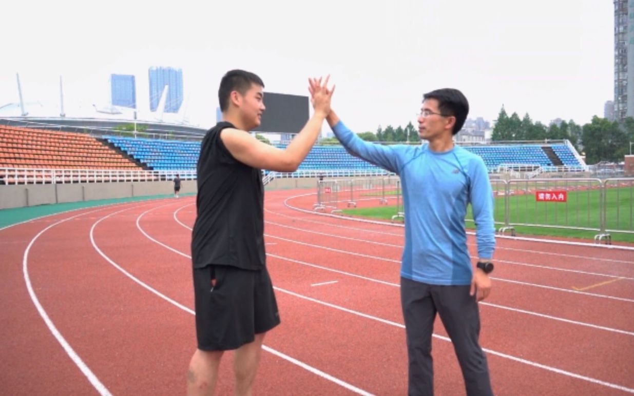 上大学顺便把肥减了 大学老师化身教练2月帮学生减30斤