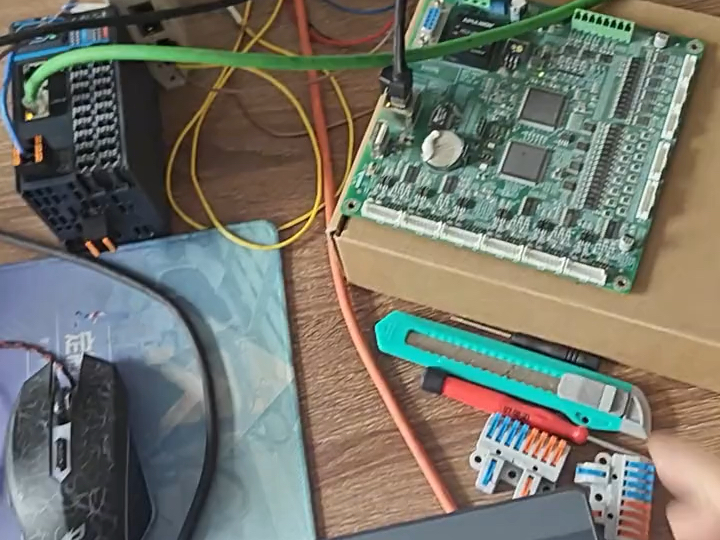 ...机器人脉冲板跟16轴EtherCAT总线运动控制器,韭后居然跌破一千了…