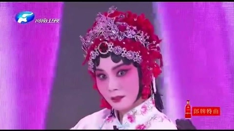 来俄罗斯表演戏剧,小姐姐们分外给力,一定不能丢了范儿
