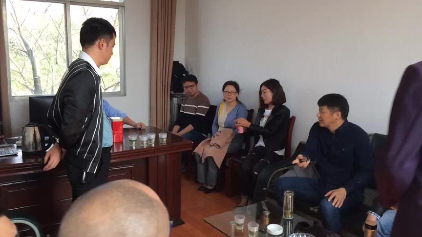 黄梅县各招标代理公司集中赴杉木村扶贫助学!