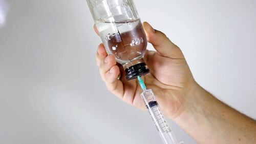 生理盐水就是氯化钠?揭秘医院输液背后的科学,效果超乎想象!