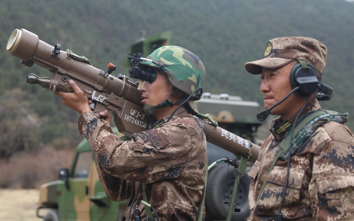 壕气十足!西藏民兵列装前卫2单兵防空导弹 携带VR装置模拟发射
