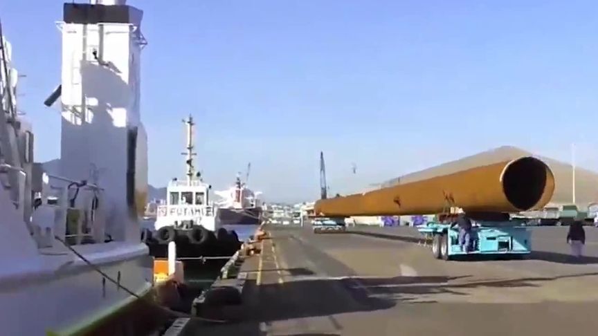 牛人将120米的巨型钢管桩打入地下,这过程堪称世界奇观!