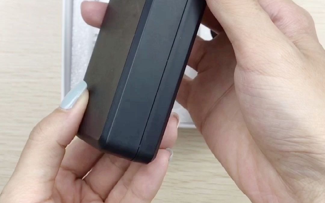 途强4G款定位器,型号JV340开箱视频~无线款车载GPS定位器,不仅...