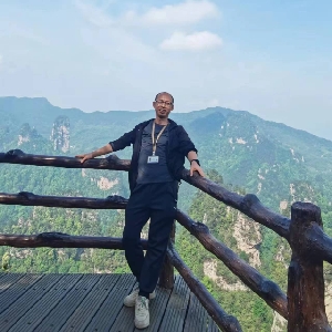 张家界地接导游张雄 