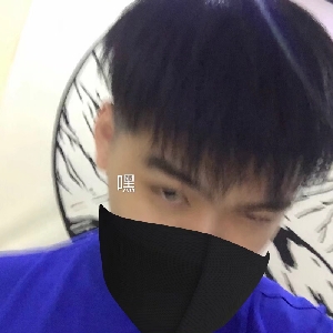 魏一杉呦 