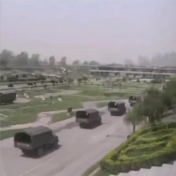 老解放卡车曾经的辉煌!#模型 @抖音短视频 @萱萱(雨萱车模)