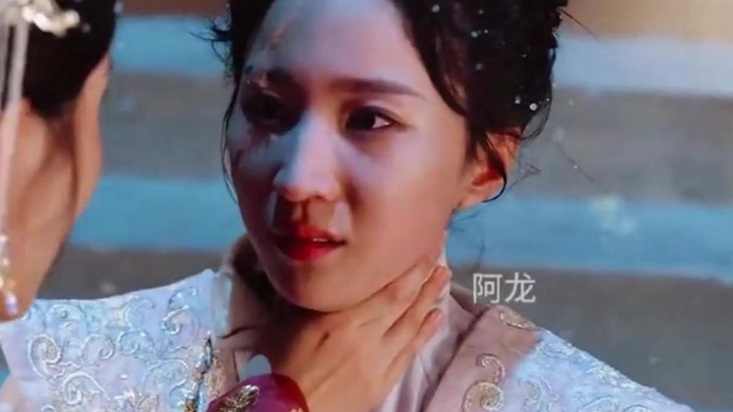 本是纯真少女,却因血海深仇被迫伪装,于千灯围宅中,步步为营开启复仇...