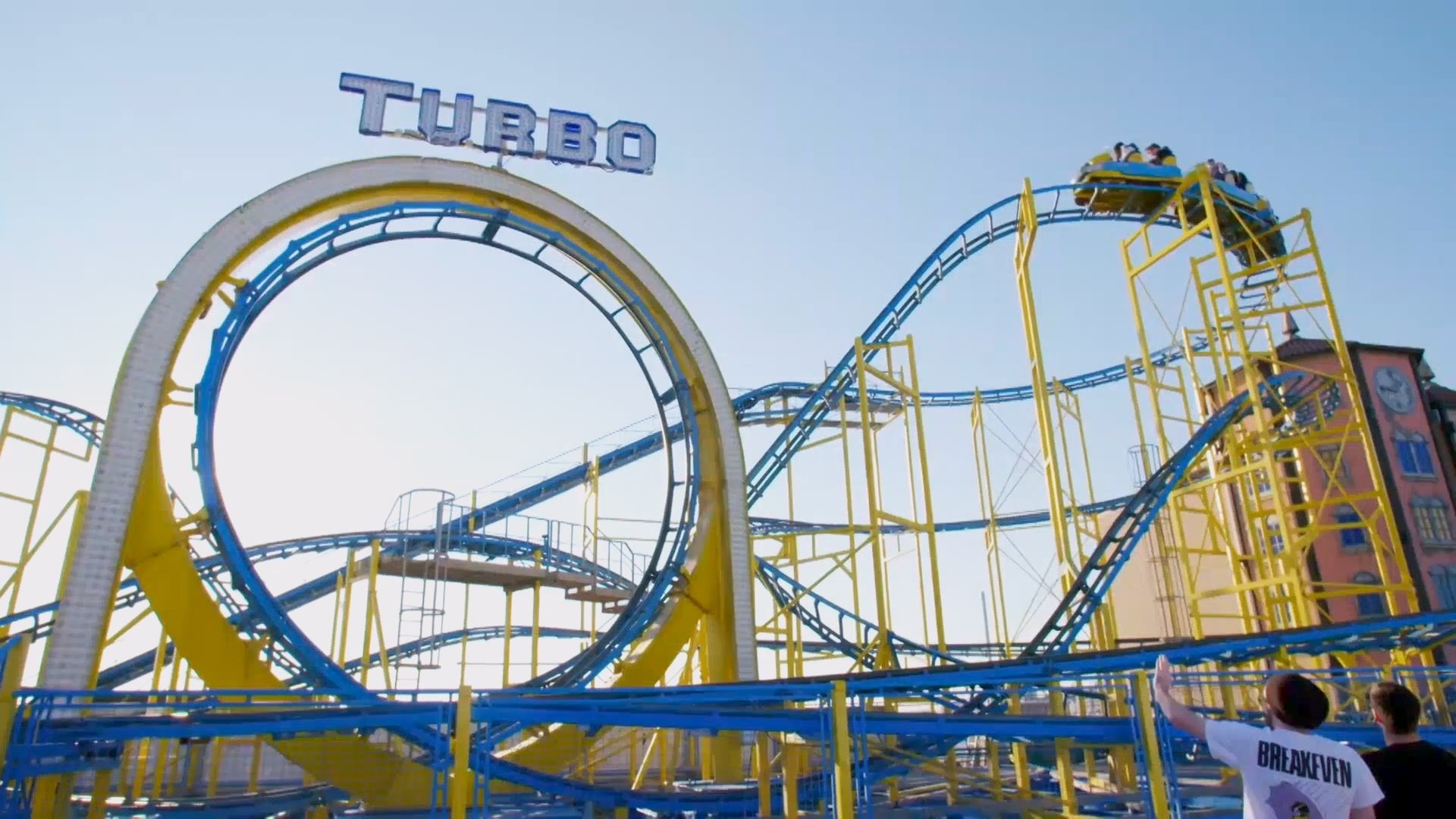 最早的回环过山车为何让人望而却步?倒置水滴形轨道为何能改善体验?