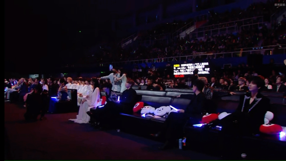 周深微博音乐盛典台下机位