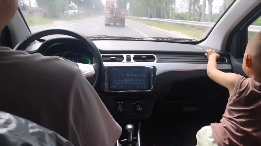 路测鸿日电动车,到底怎么样?能给我们老百姓带来方便吗?