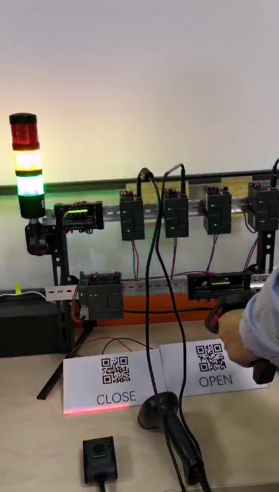 PLC和扫码枪通信示例(Zport模块支持Modbus、USB有线、无线扫码枪)