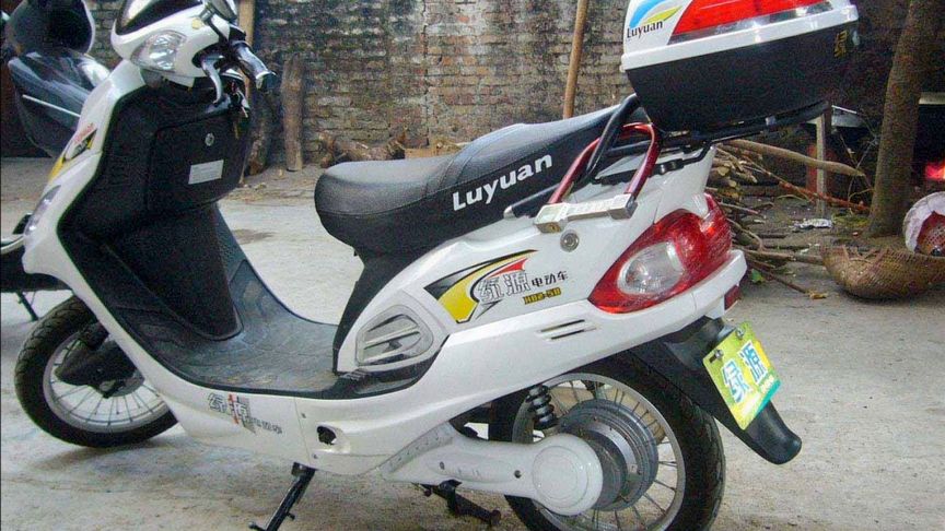 电动车电瓶不存电?教你一招不用花钱,电瓶还能多用上2年