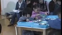 幼儿园中班科学优质课视频《有趣的筛子》_何老师