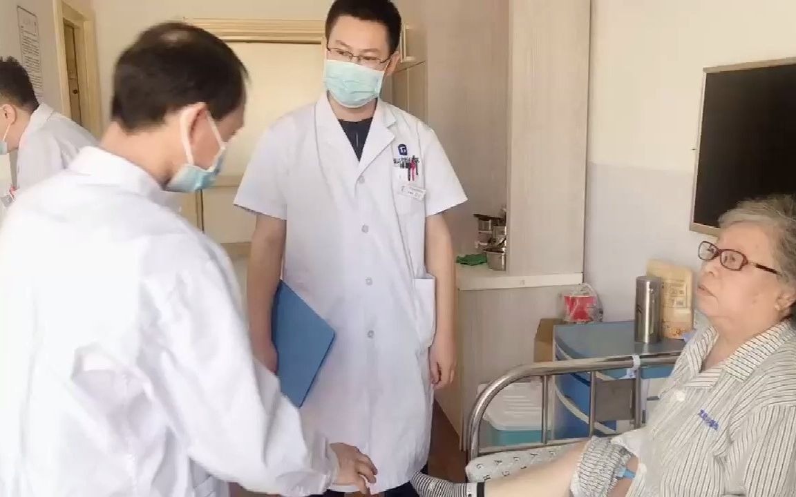 半月板损伤二级怎么治疗?黑龙江骨科医院关节科主任给道里区患者做...