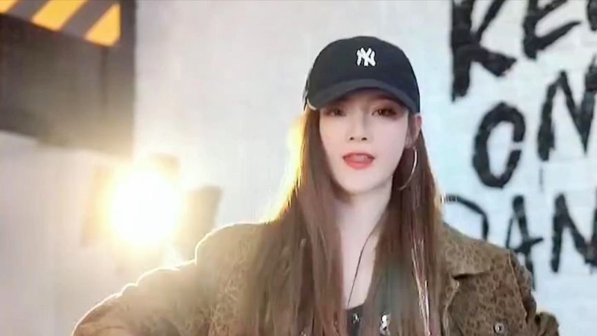 最近这首《likethat》火了,这种帅帅的女孩,你爱了吗?