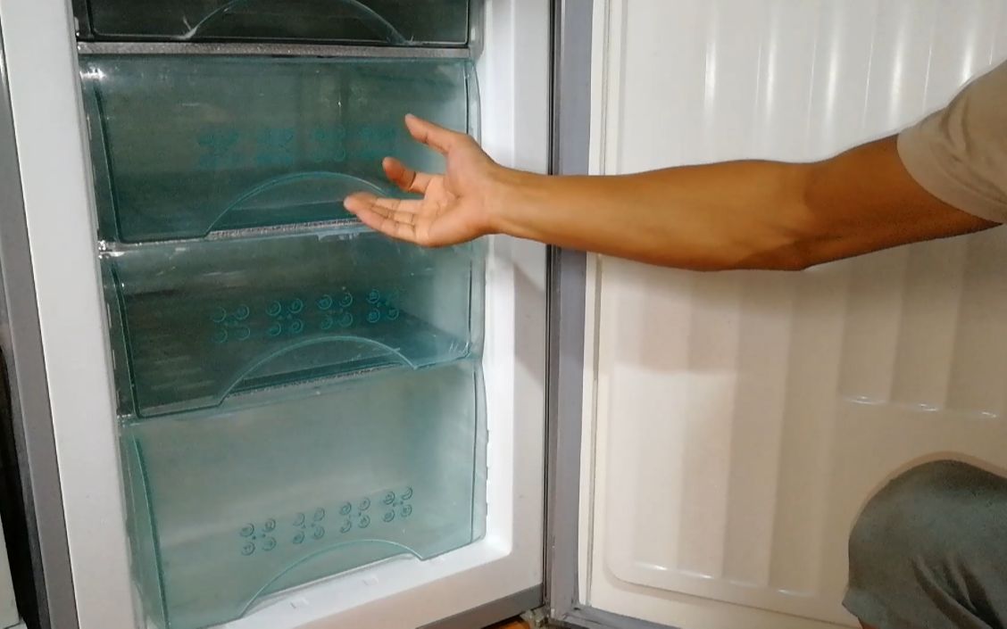 冰箱冷冻室结冰严重,抽屉冻住打不开?师傅告诉你什么原因