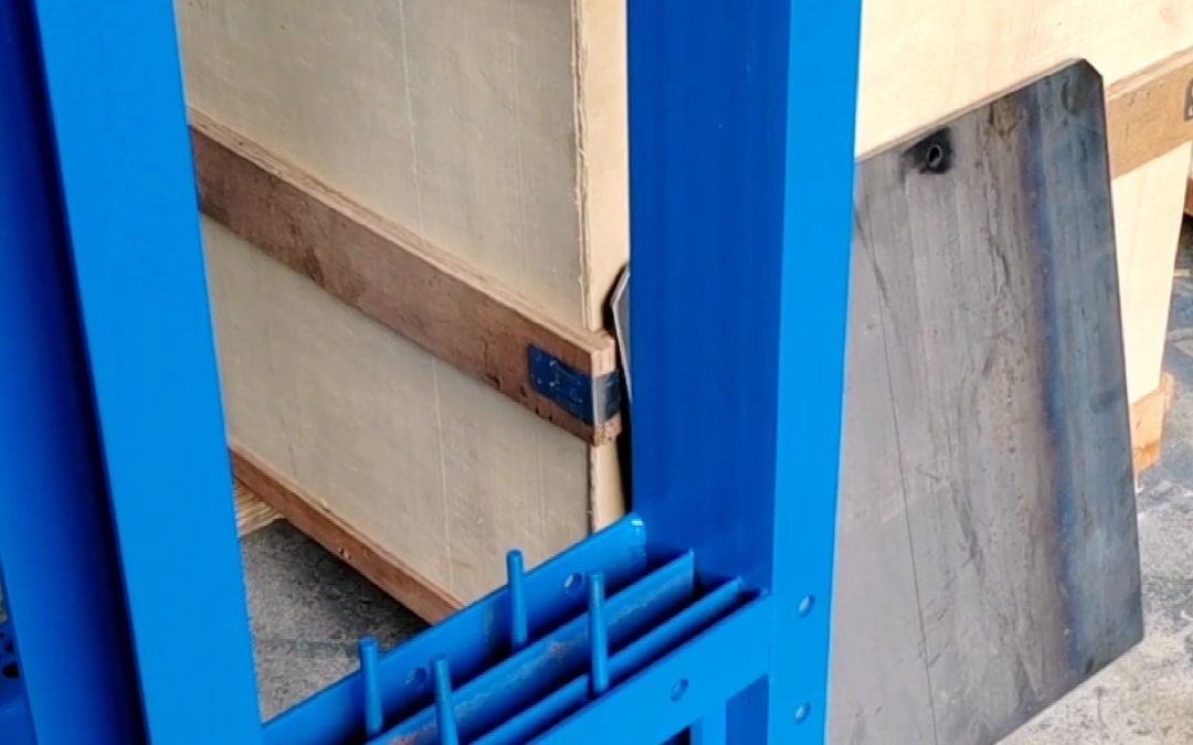 手动螺旋式插板阀又称手动刀型闸阀,手动螺旋闸阀的直径与卸料器...