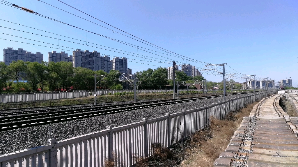 京哈线哈尔滨站至哈尔滨西站区间列车