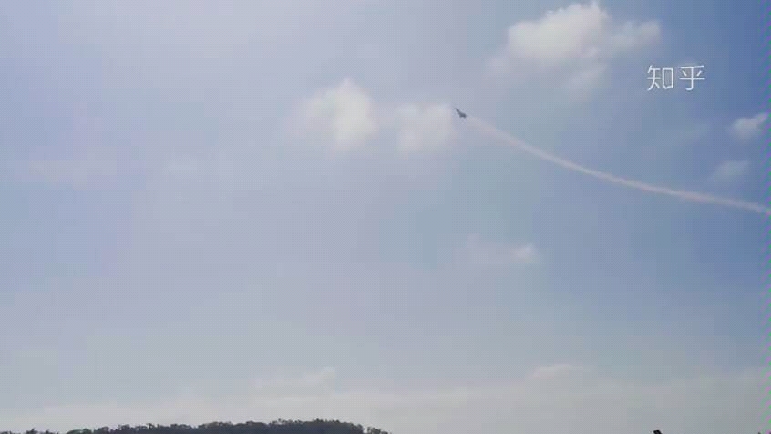 【兵器】珠海航展J10B TVC飞行表演