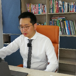 洪老师鑫语文推荐官 
