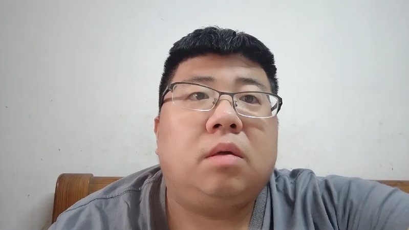 一个合格的业主应该用生命去维护自己居住的小区环境!