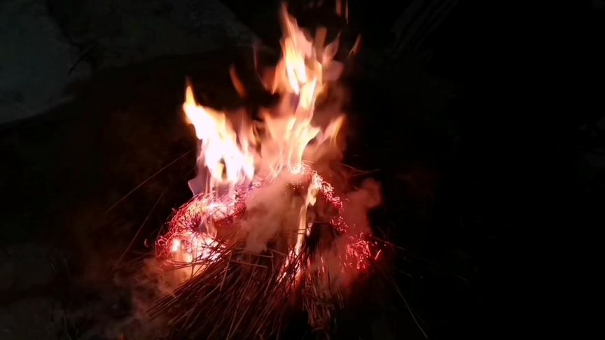 用烧制糯稻杆的水来煮粽子才有灵魂