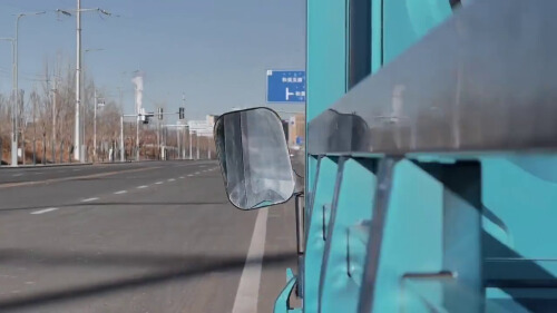 三蹦子?没牌面?电动三轮车。网友:三蹦子也做成了我买不起的样子