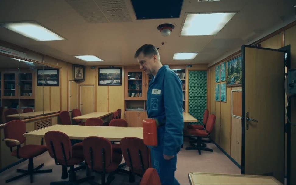 高清参观俄罗斯海军德尔塔IV级核潜艇卡累利阿号内部