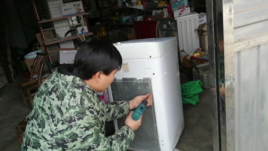 全自动洗衣机不能脱水,修这么多还是第一次碰到这里出问题的!