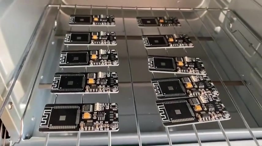 电烤箱烤电路板