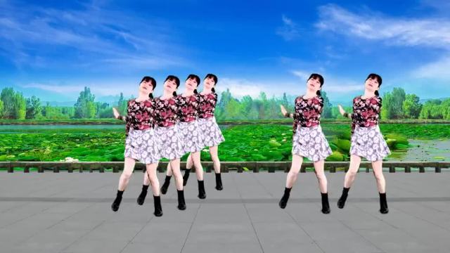 糖豆广场舞2022年最新广场舞:《点歌的人》歌嗨舞美美,简单又欢快