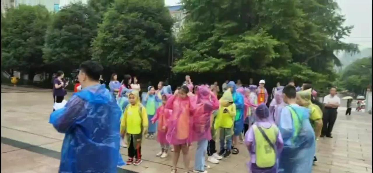 ...当今社会竞争激烈,我们不能包揽所有!给您的孩子一元钱他能在这个...