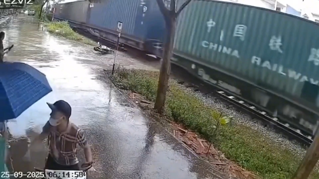 过铁路道口未注意来车,提前进入轮回