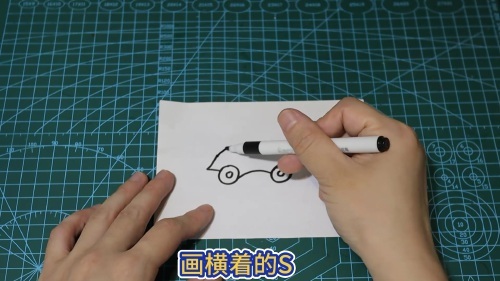 如何为跑车的简笔画注入生动色彩,使其焕然一新充满活力与魅力