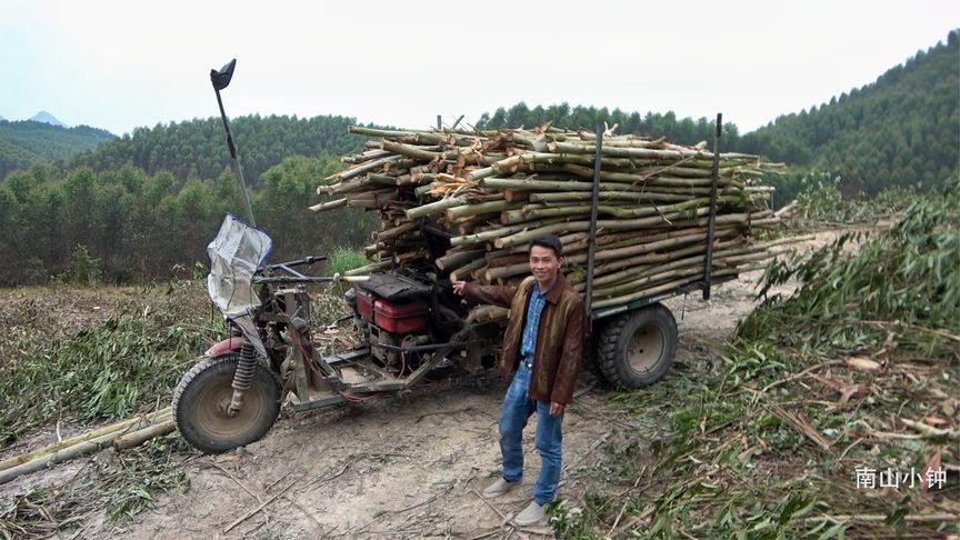 农村三轮农用“神车”,能翻山越岭又能承载几吨重物,大家见过吗