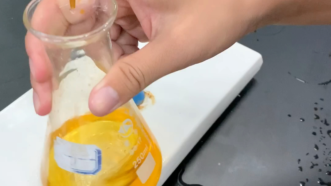 大学化学实验-酸碱中和滴定。