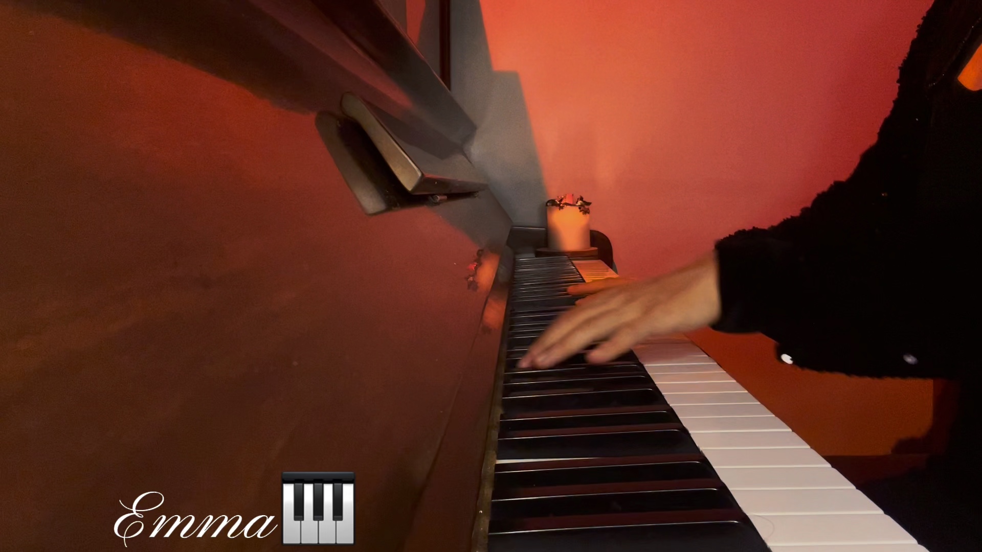 《哈尔的移动城堡》的主题配乐,久石让的音乐真的太唯美了,弹这首的...