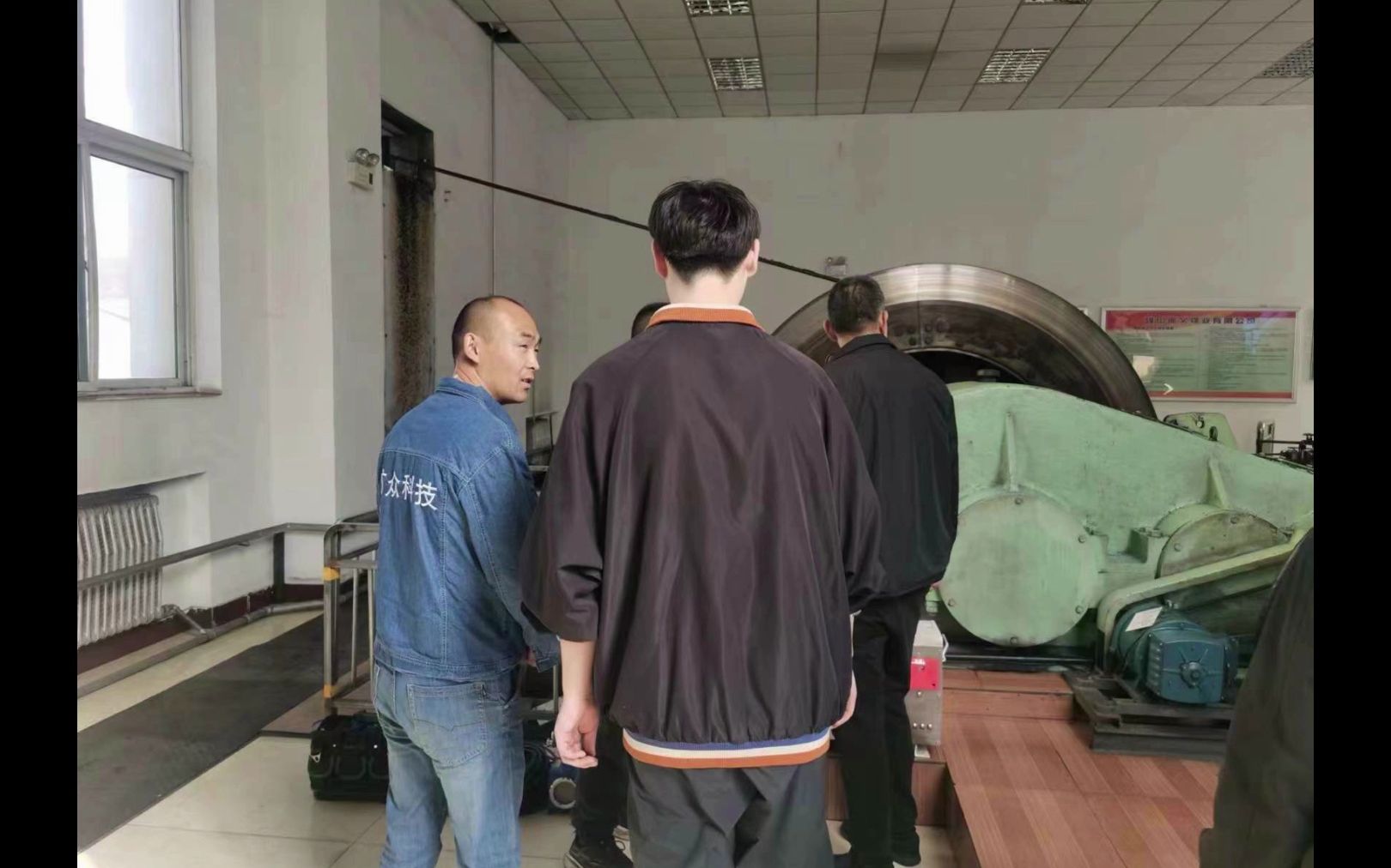 电机主要轴承温度及振动监测装置, 我们来到了安装现场,IP山西长治