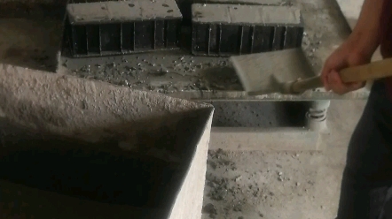 混凝土试块制作振动台法