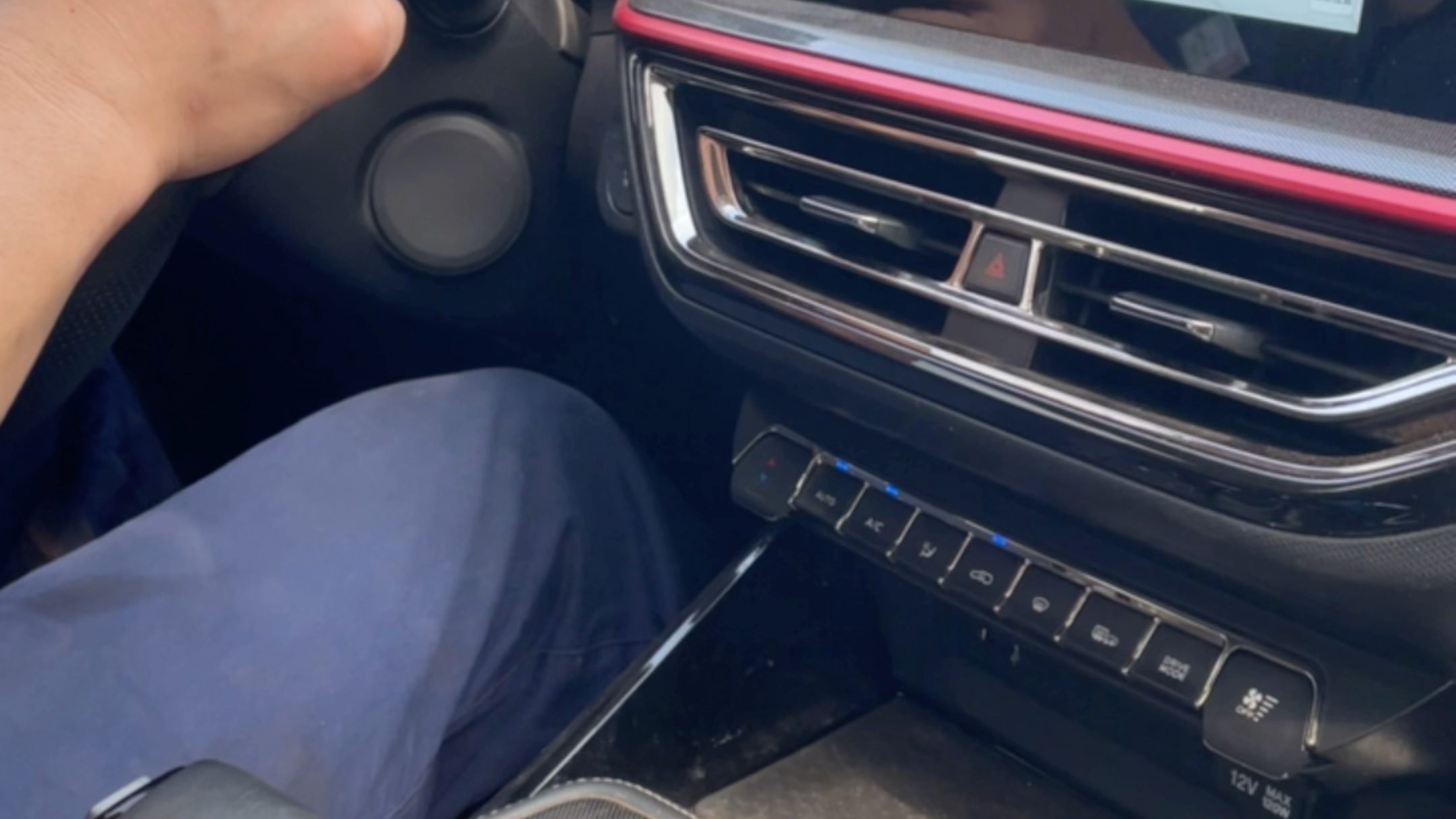 考驾照就要考C2,现在手动挡都淘汰了,以后都是自动挡车,C1难开又难...