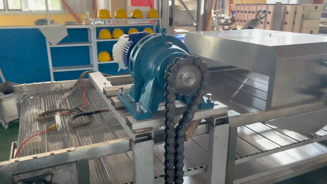 塑料筐清洗流水线,犊牛奶盆清洗设备,牧场运输桶清洗机,塑料托盘浸泡...