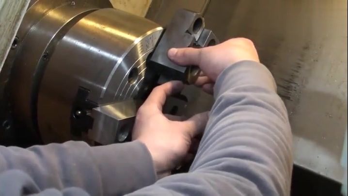 中国台湾数控车床初学者教学,工作调头夹持,看了不止一遍!