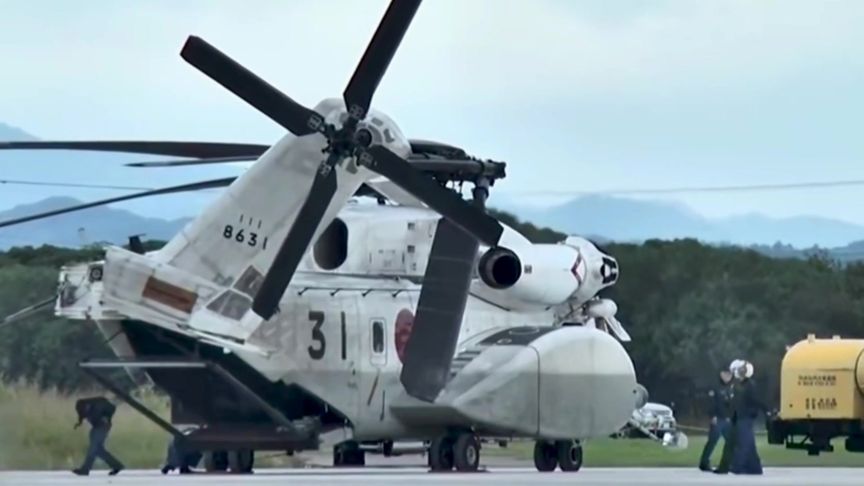 CH-53E直升机螺旋桨和尾翼进行折叠